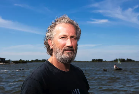 Interview met Marcel Musters in Trouw | mugmetdegoudentand